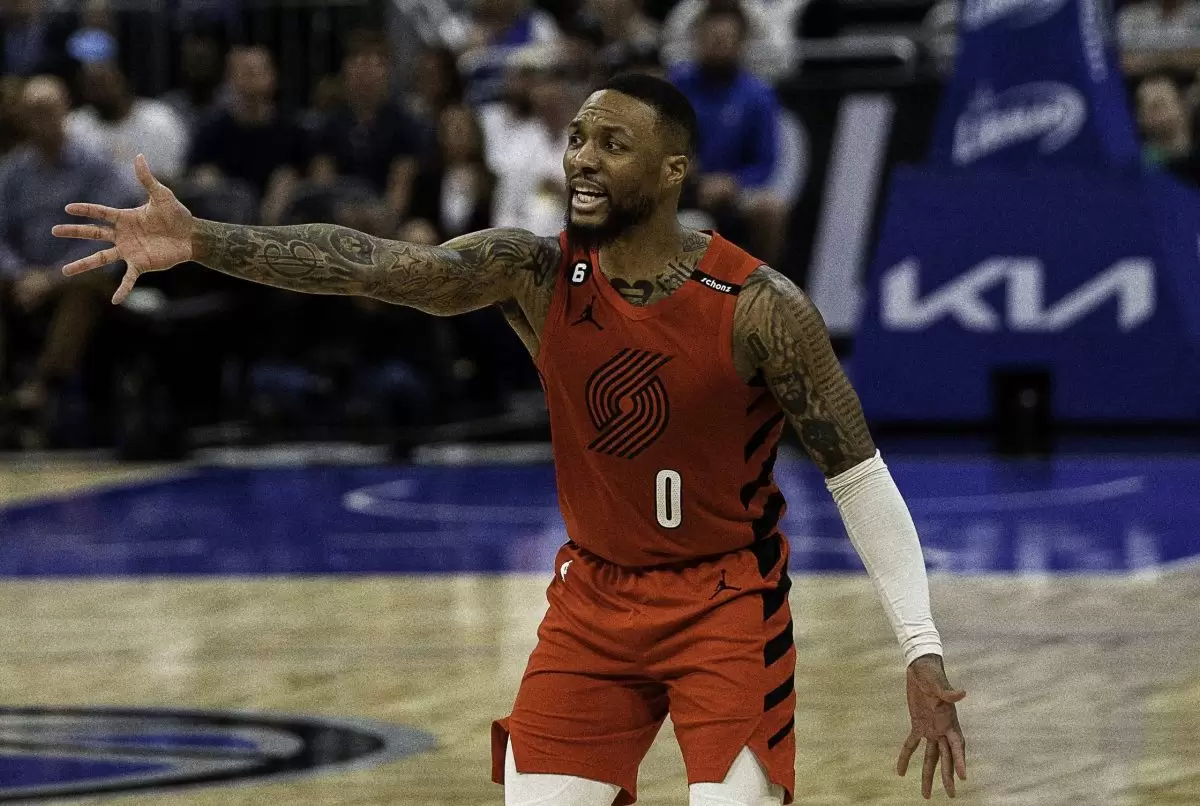 Damian Lillard urges Blazers to 'march forward and up' - TalkBasket.net